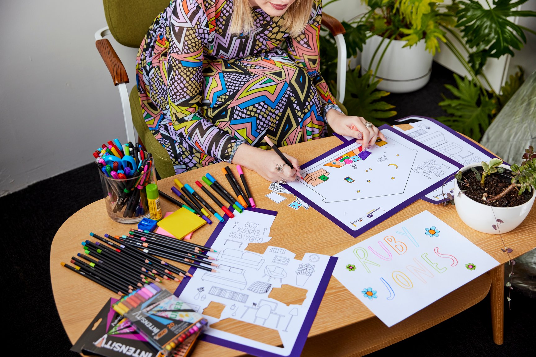 5 minutes with illustrator, Ruby Jones